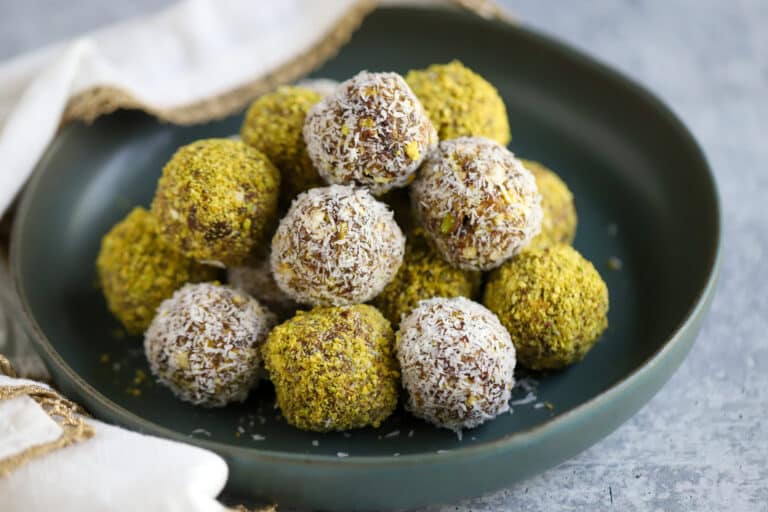 Date nut balls » Alica's Pepperpot