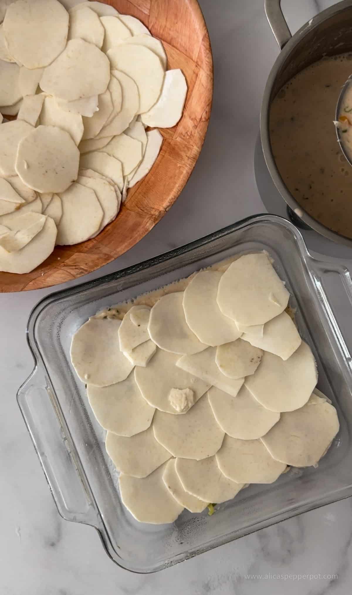 Scalloped-eddoe-layered » Alica's Pepperpot