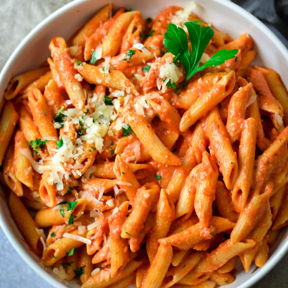 Penne alla vodka (Pasta with vodka cream sauce) » Alica's Pepperpot